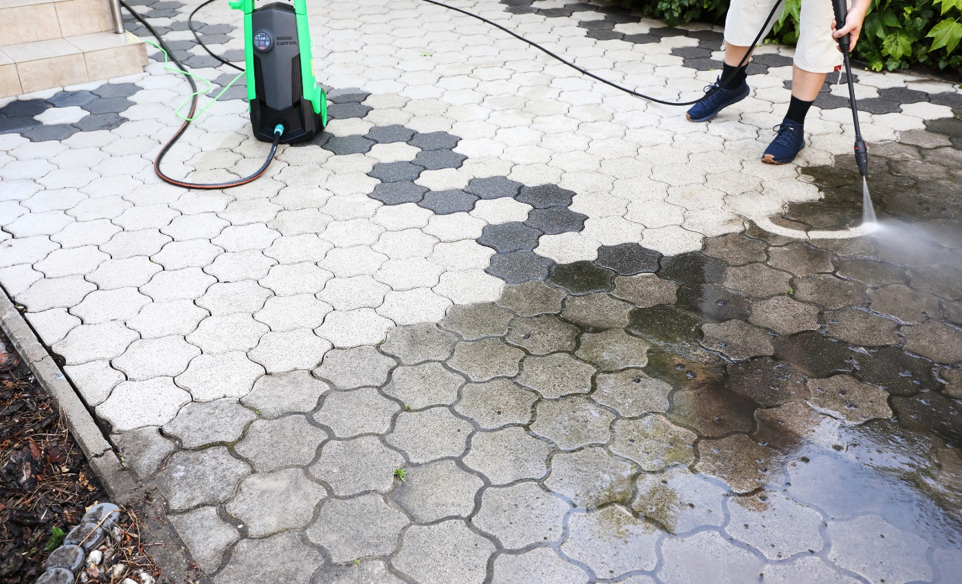 5 Benefits of Pressure Washing Service - Sparkling and Beyond